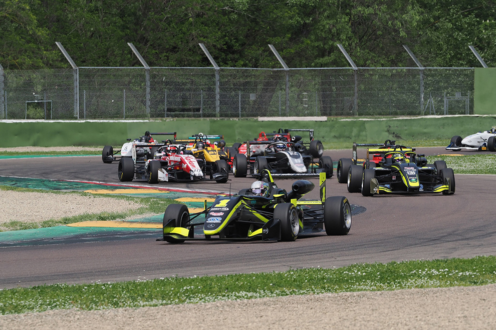 Erster Doppelsieg von Benjamin Berta (HUN) - Motor-Freizeit-Trends.at