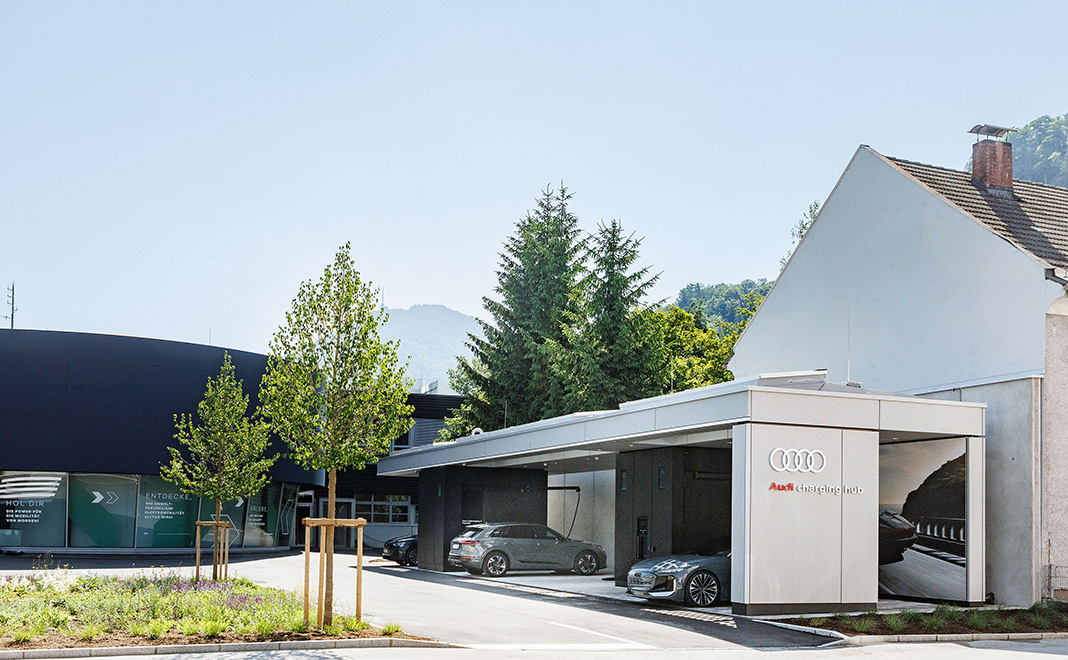 Audi definiert Schnellladen neu: Erster Audi charging hub Österreichs in Salzburg eröffnet ...