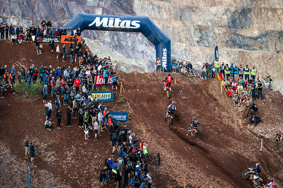 Spektakuläre Steilhang-Action zum Auftakt des Red Bull Erzbergrodeo ...
